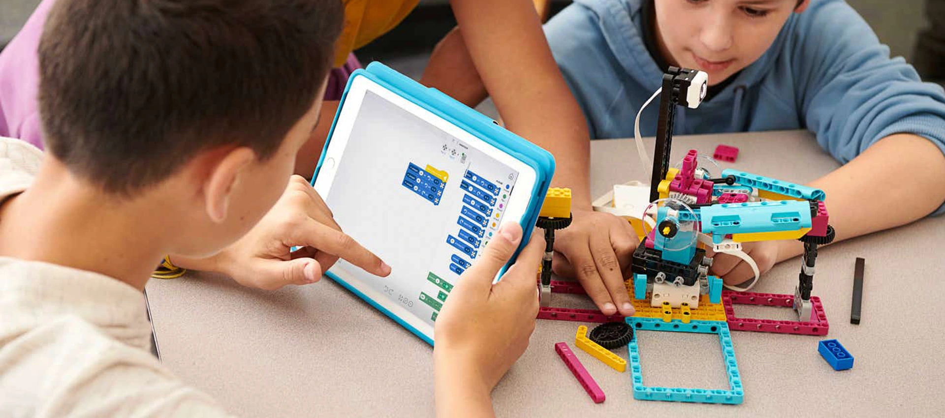 Al via il 1° Summer Camp di AXERA Academy | Axera Spa